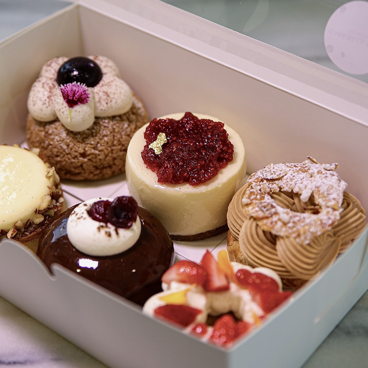 Boîte de pâtisseries – Gabriella Testa Pâtisserie